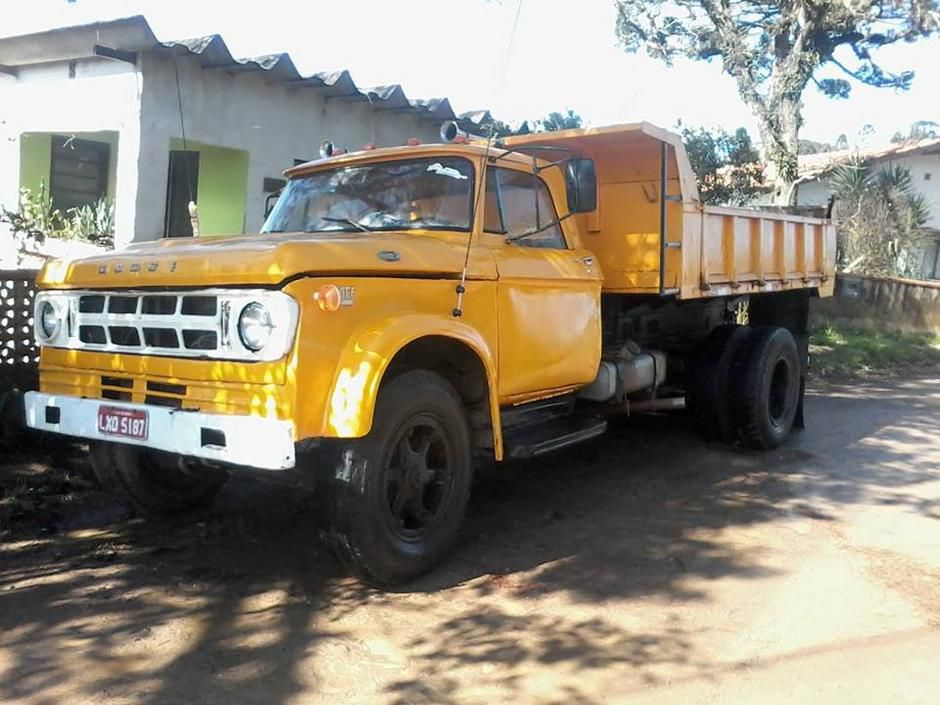Dodge_D400_1973 - Brasil Caminhoneiro